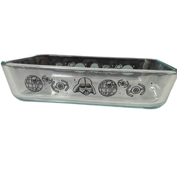 Pyrex | Kitchen | Pyrex Star Wars Darth Vader 3 Cup Rectangular Storage ...